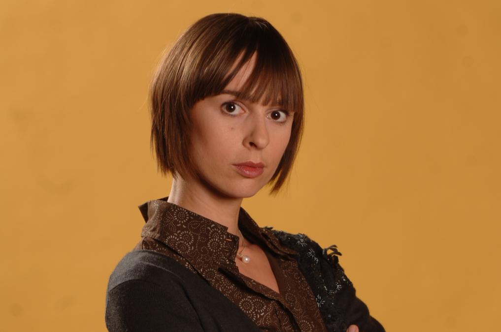 Deze actrice staat extra in de spotlights vandaag | Showbizzsite